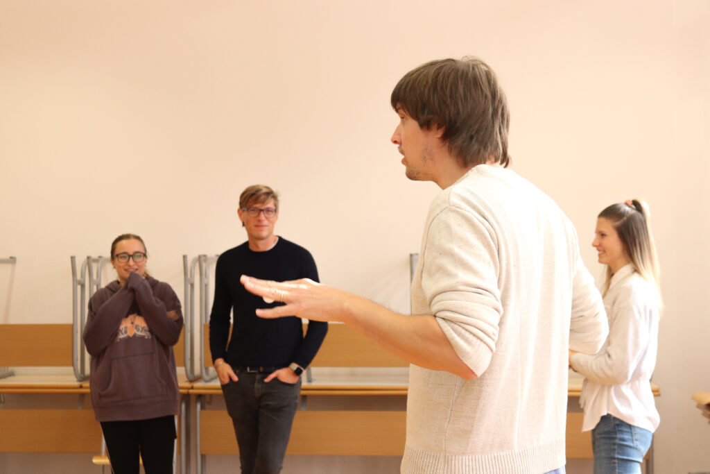 Povezan s seboj, povezan z mladimi – za krepitev prostovoljstva v Mreži ...